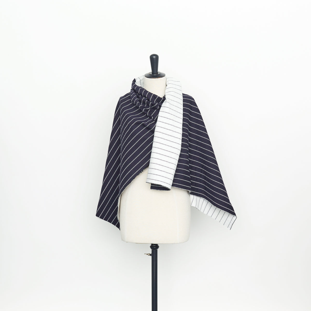 T22A02278 | Double Face Striped Coating – Nona Source